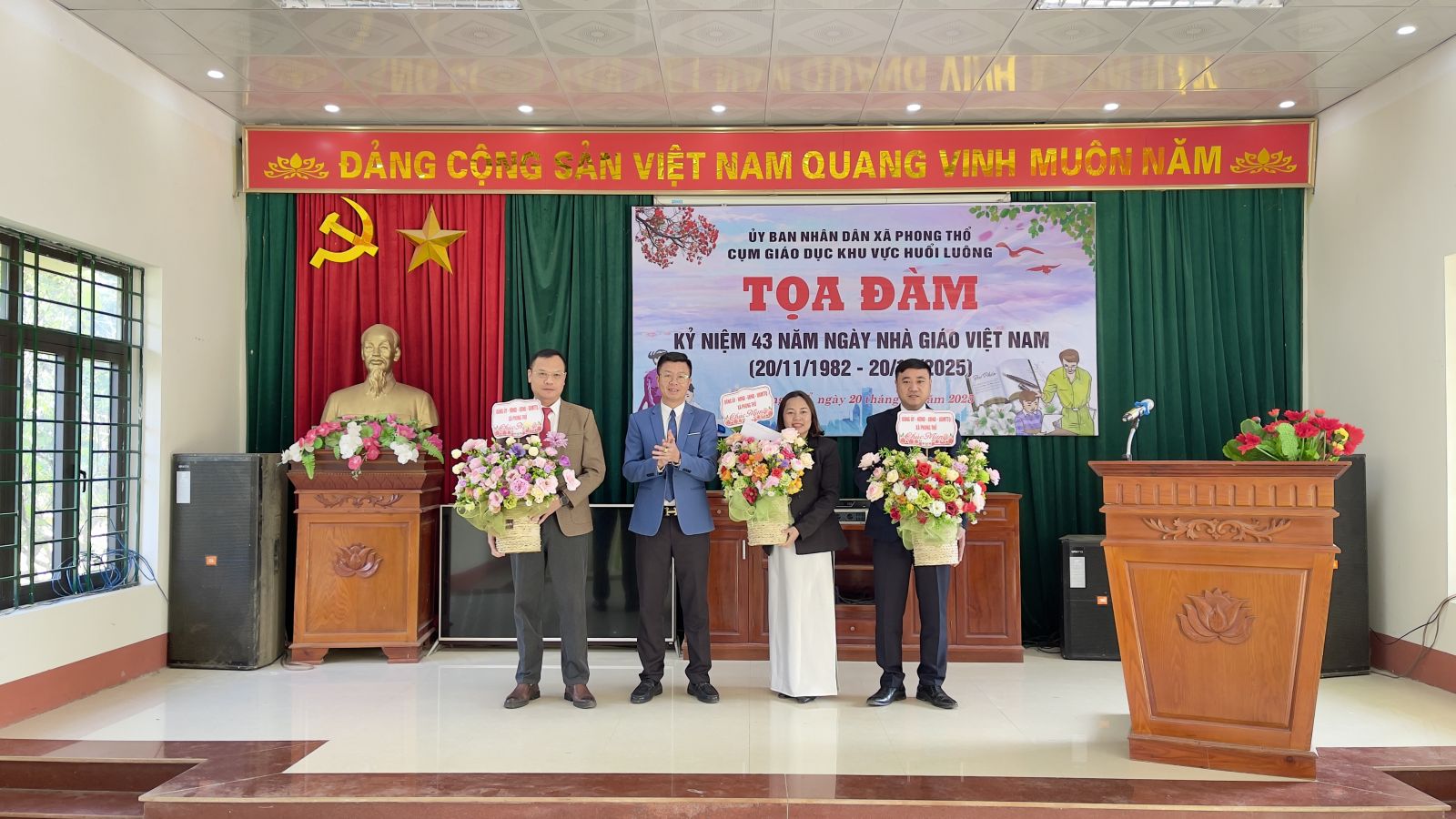 Cụm giáo dục khu vực Huổi Luông Tọa đàm kỷ niệm 43 năm Ngày nhà giáo Việt Nam